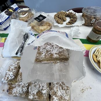 B & W BAKERY - Updated October 2025 - 371 Photos & 343 Reviews - 614 ...