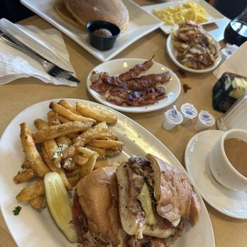 VINCENTOWN DINER - Updated August 2025 - 319 Photos & 614 Reviews ...