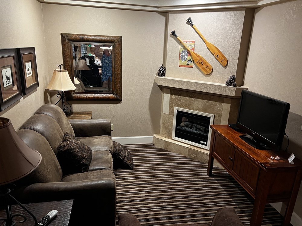 THE LODGE ON ROUTE 66 - Updated July 2024 - 110 Photos & 117 Reviews ...