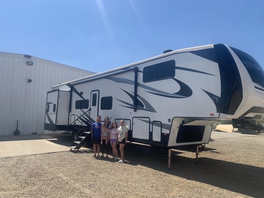 FUN TOWN RV DALLAS - Updated October 2025 - 33 Photos & 68 Reviews ...