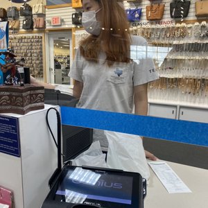 SAM MOON LUGGAGE & GIFTS - 14 Photos & 26 Reviews - 9120 N Fwy, Fort ...