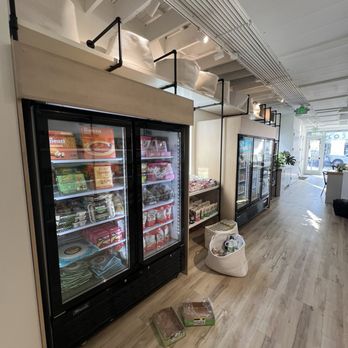 ROOTED3 - Updated July 2025 - 92 Photos & 33 Reviews - 4916 Cordell Ave ...