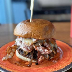 AMIGOS BURGERS AND BEER - Updated July 2024 - 130 Photos & 187 Reviews ...