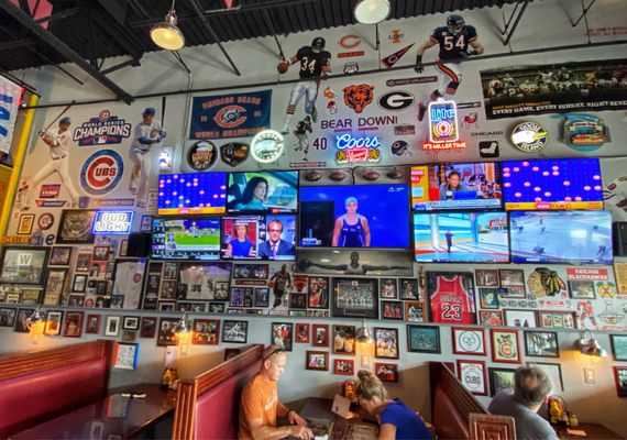 BOBBY G’S CHICAGO EATERY & SPORTS BAR - Updated September 2025 - 251 ...