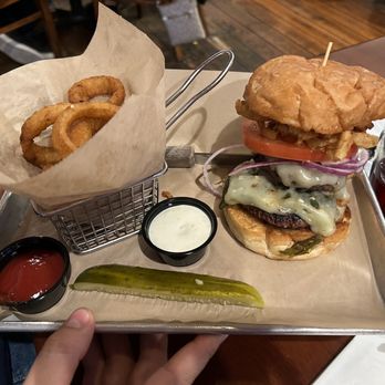 CAVANA’S PUB & GRUB - Updated August 2024 - 254 Photos & 428 Reviews ...