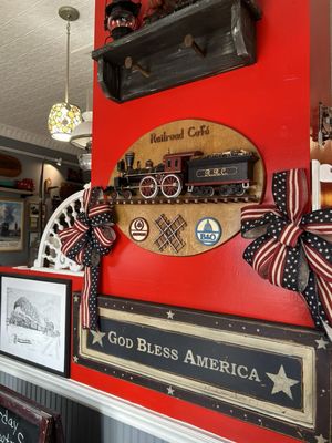 RAILROAD CAFE - Updated December 2025 - 87 Photos & 84 Reviews - 505 W ...