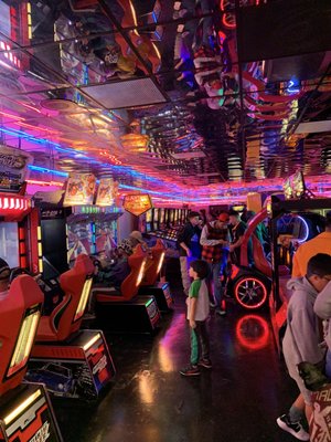 FAMILY ARCADE LA - $ - 122 Photos & 245 Reviews - 876 N Vermont Ave ...