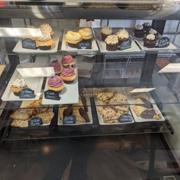 ALICE BAKERY & CONFECTIONARY - Updated July 2025 - 133 Photos & 308 ...