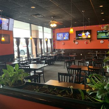 ROADHOUSE WINGS & GRILLE - Updated December 2025 - 72 Photos & 139 ...