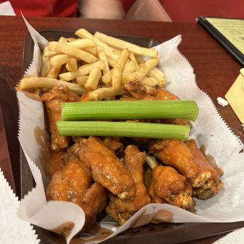 CRICKET’S - Updated August 2025 - 75 Photos & 167 Reviews - 3810 ...