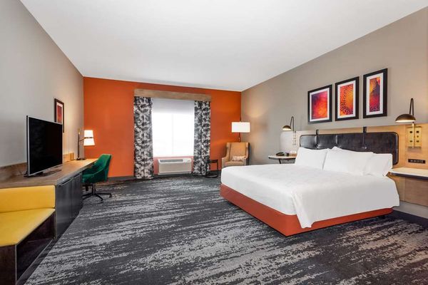 HILTON GARDEN INN HAYS - 76 Photos & 17 Reviews - 221 W 43rd St, Hays ...