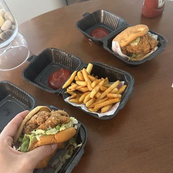 CLUCK FACE NASHVILLE HOT CHICKEN - Updated August 2025 - 128 Photos ...