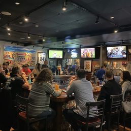 SHOREBREAK PIZZA & TAPHOUSE - Updated December 2025 - 649 Photos & 577 ...