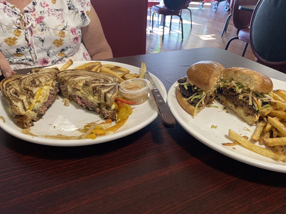 SULLY’S GASTROPUB - 14 Photos - 504 Shoup Ave, Idaho Falls, Idaho ...