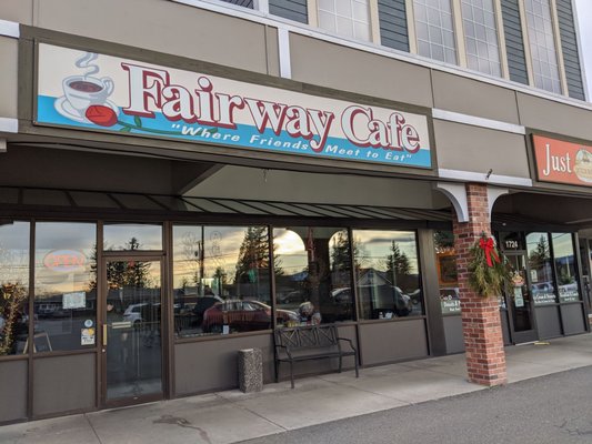 FAIRWAY CAFE - 66 Photos & 98 Reviews - 1726 Front St, Lynden ...