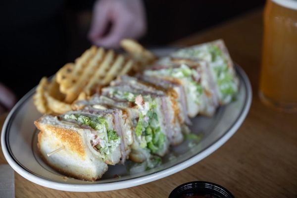 CROOKED PINT ALE HOUSE - Updated November 2024 - 59 Photos & 31 Reviews ...