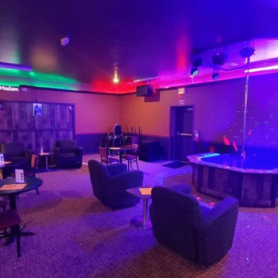 THE LOUNGE - Updated December 2025 - 6210 NE Columbia Blvd, Portland ...