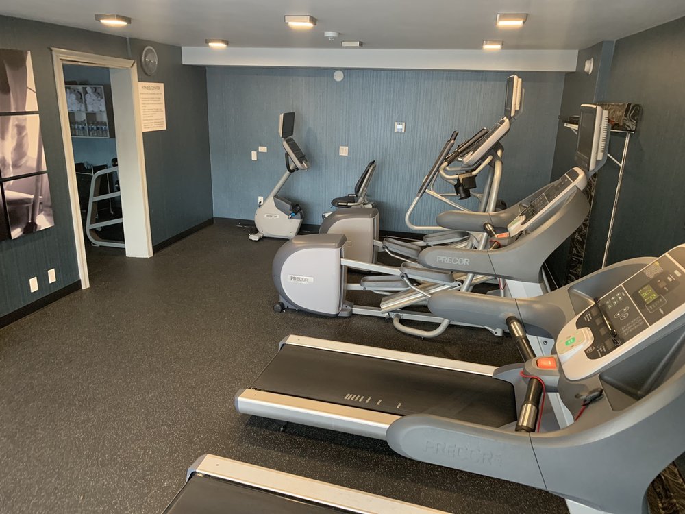 RADISSON HOTEL OAKLAND AIRPORT - 181 Photos & 173 Reviews - Hotels ...