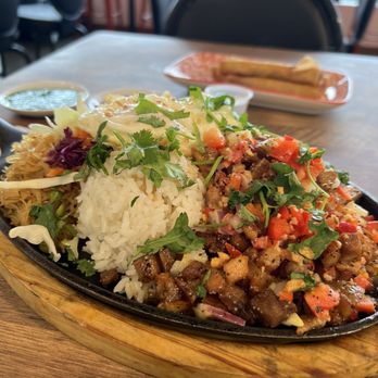 CHEBOGZ - Updated August 2024 - 199 Photos & 81 Reviews - 2710 Beacon ...