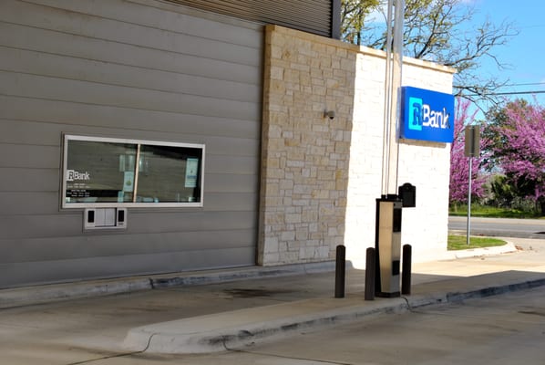 R BANK - Updated October 2025 - 33 Photos & 18 Reviews - 3600 E Palm ...