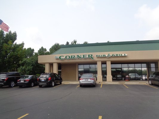THE CORNER PUB & GRILL - 21 Photos & 61 Reviews - 3271 W Iles Ave ...