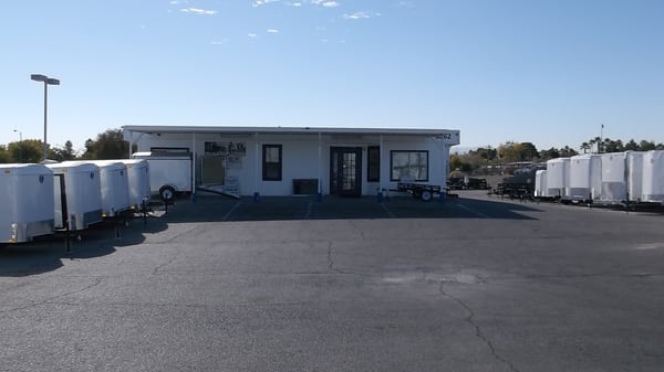 TRAILERSPLUS - LAS VEGAS - Updated December 2025 - 12 Photos & 39 ...