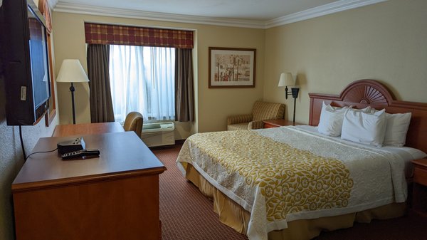 DAYS INN BY WYNDHAM CARLSBAD - Updated December 2025 - 115 Photos & 72 ...