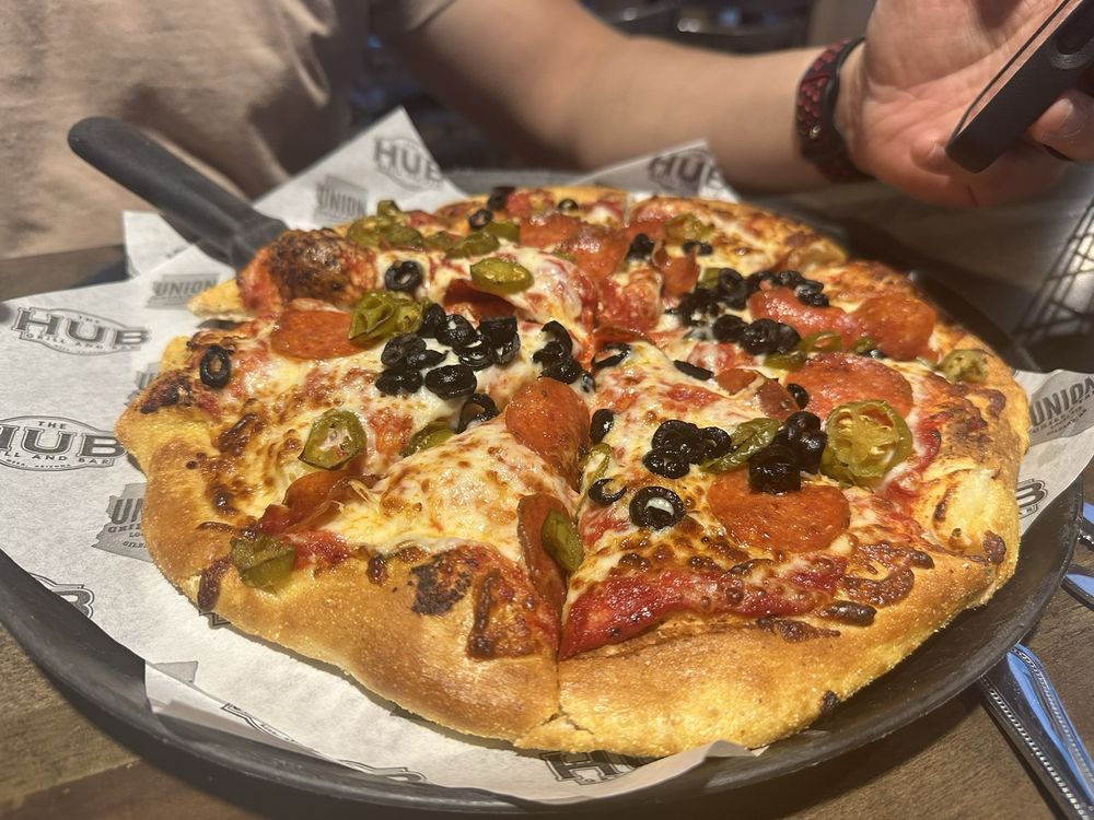 THE HUB GRILL AND BAR - Updated July 2025 - 71 Photos & 84 Reviews ...