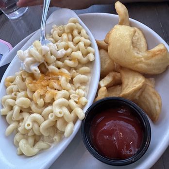 BARNYARD CRAFTHOUSE & EATERY - Updated May 2024 - 322 Photos & 359 ...