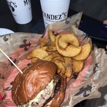 MANDEZ’S SEAFOOD BAR & GRILL - YOUNGSVILLE - Updated November 2024 - 20 ...