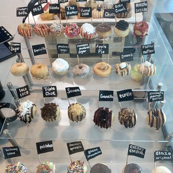 DAPPER DOUGHNUT - Updated October 2025 - 128 Photos & 72 Reviews - 8889 ...