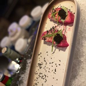 RAW LAB BY EMPIRE OYSTER - 134 Photos & 24 Reviews - 99 S Market St ...