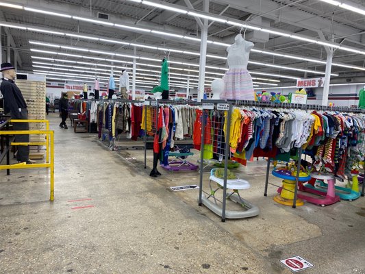 RED WHITE & BLUE THRIFT STORE - Updated March 2025 - 32 Photos & 35 ...