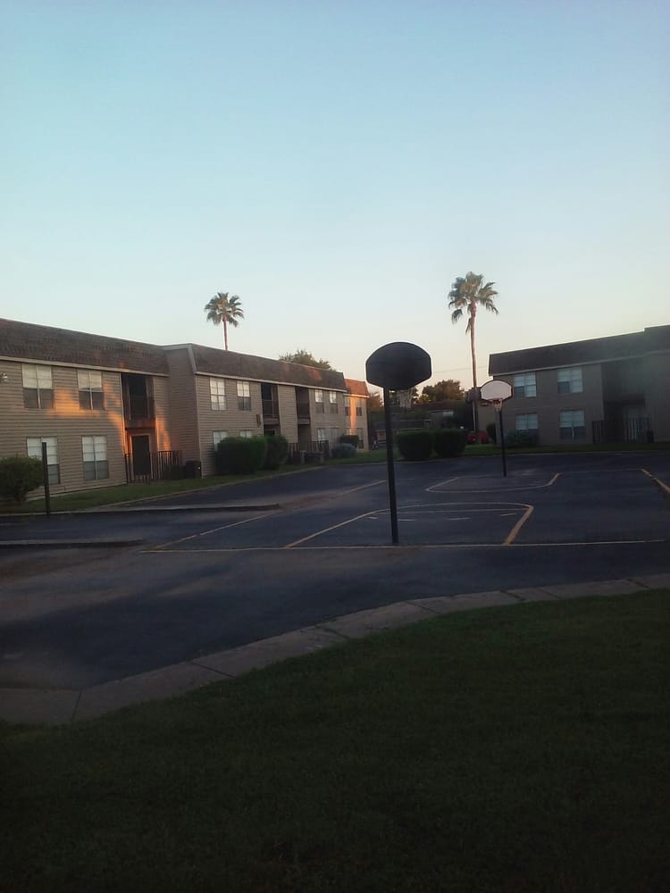 BORDERS APARTMENTS - Updated December 2025 - 375 Media Luna Rd ...