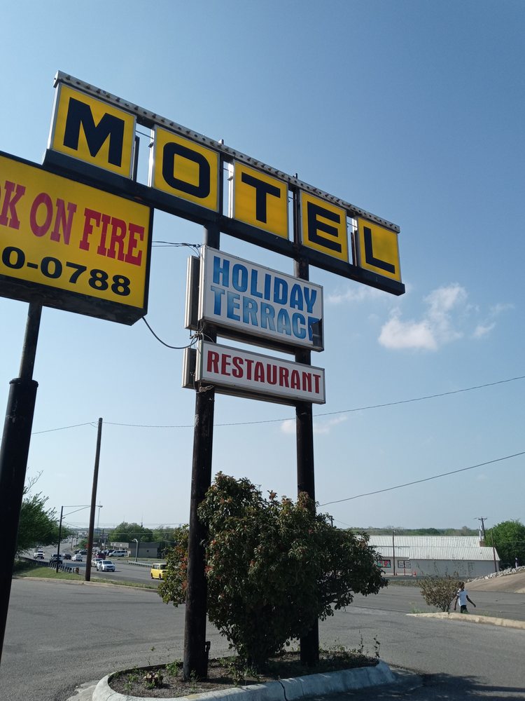 HOLIDAY TERRACE MOTOR HOTEL - Updated July 2025 - 1708 E Veterans ...
