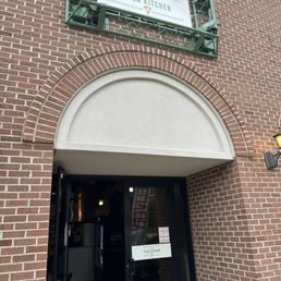 HENLOPEN PIZZA KITCHEN - Updated July 2025 - 29 Photos & 48 Reviews ...