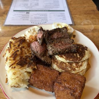 FOUNDING FARMERS RESTON STATION - Updated February 2025 - 1371 Photos ...