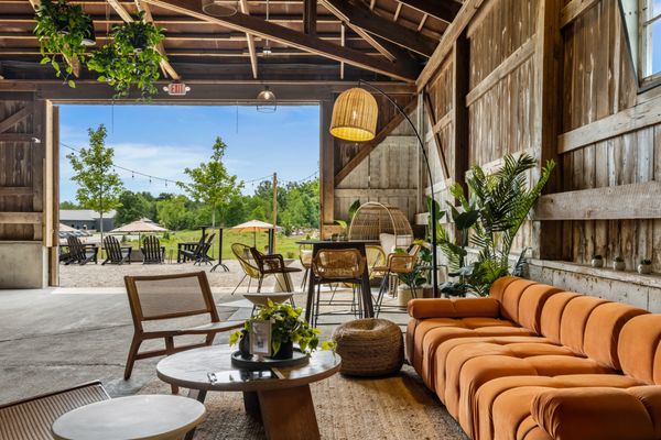 RETREAT 21 - Updated September 2025 - 113 Photos & 33 Reviews - 11433 ...