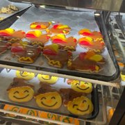 Bakeries - HEITZMAN TRADITIONAL BAKERY AND DELI - 155 Photos & 103 ...