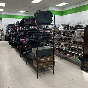 GOODWILL STORE & DONATION CENTER - Updated December 2025 - 26 Photos ...