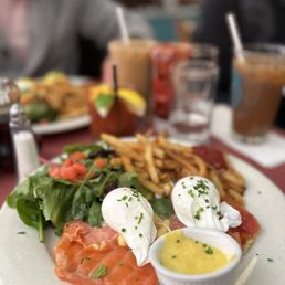 CAFÉ LULUC - Updated October 2025 - 1841 Photos & 1700 Reviews - 214 ...