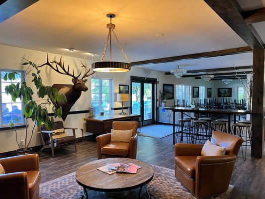 BLUE ELK INN - Updated July 2024 - 140 Photos & 77 Reviews - 500 Alpine ...