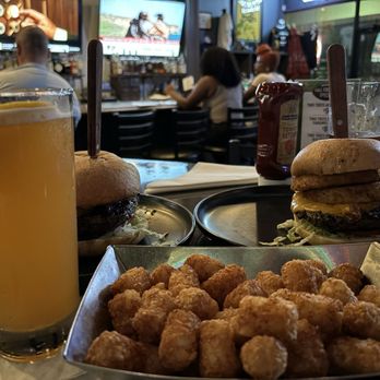 THE FAT RABBIT PUB - Updated October 2025 - 502 Photos & 452 Reviews ...