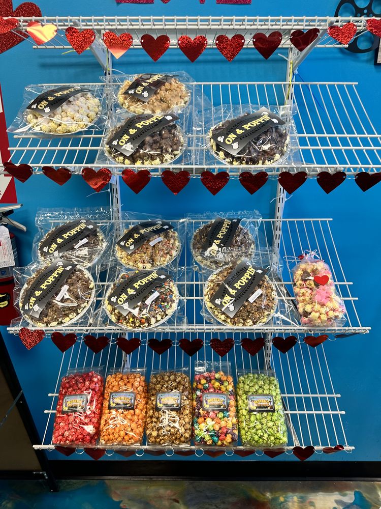 MATERS TATERS & POPCORN - Updated July 2024 - 29 Photos - 5525 Normandy ...