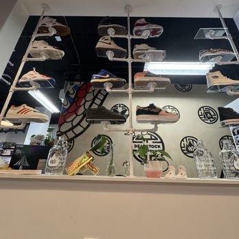 DEADSTOCK COFFEE - Updated April 2025 - 587 Photos & 318 Reviews - 408 ...