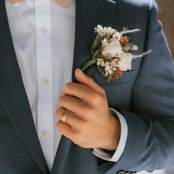 ROBYNN’S NEST FLOWERS & GIFTS - Updated May 2025 - 102 Photos & 54 ...