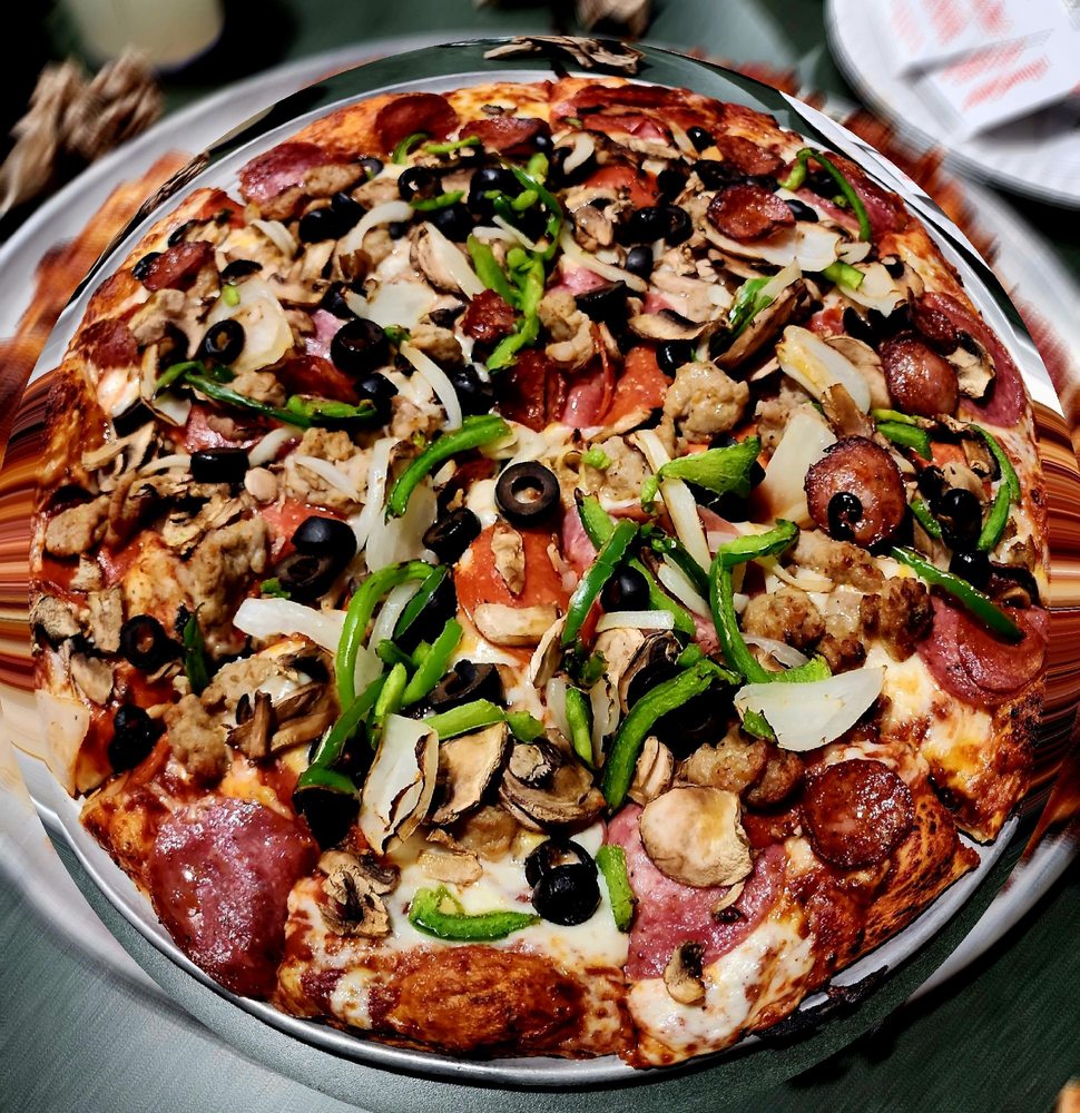 ROUND TABLE PIZZA - Updated December 2025 - 91 Photos & 178 Reviews ...