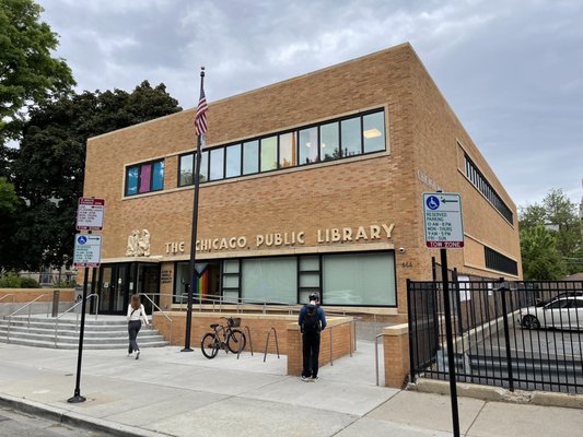 CHICAGO PUBLIC LIBRARY - MERLO - Updated December 2025 - 21 Photos & 95 ...