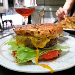 COWBELL BURGER & WHISKEY BAR - 674 Photos & 793 Reviews - 201 N Tryon ...