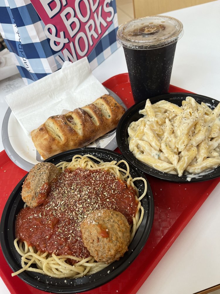 VILLA ITALIAN KITCHEN - 2000 Willowbrook Mall, Houston, Texas - Salad ...